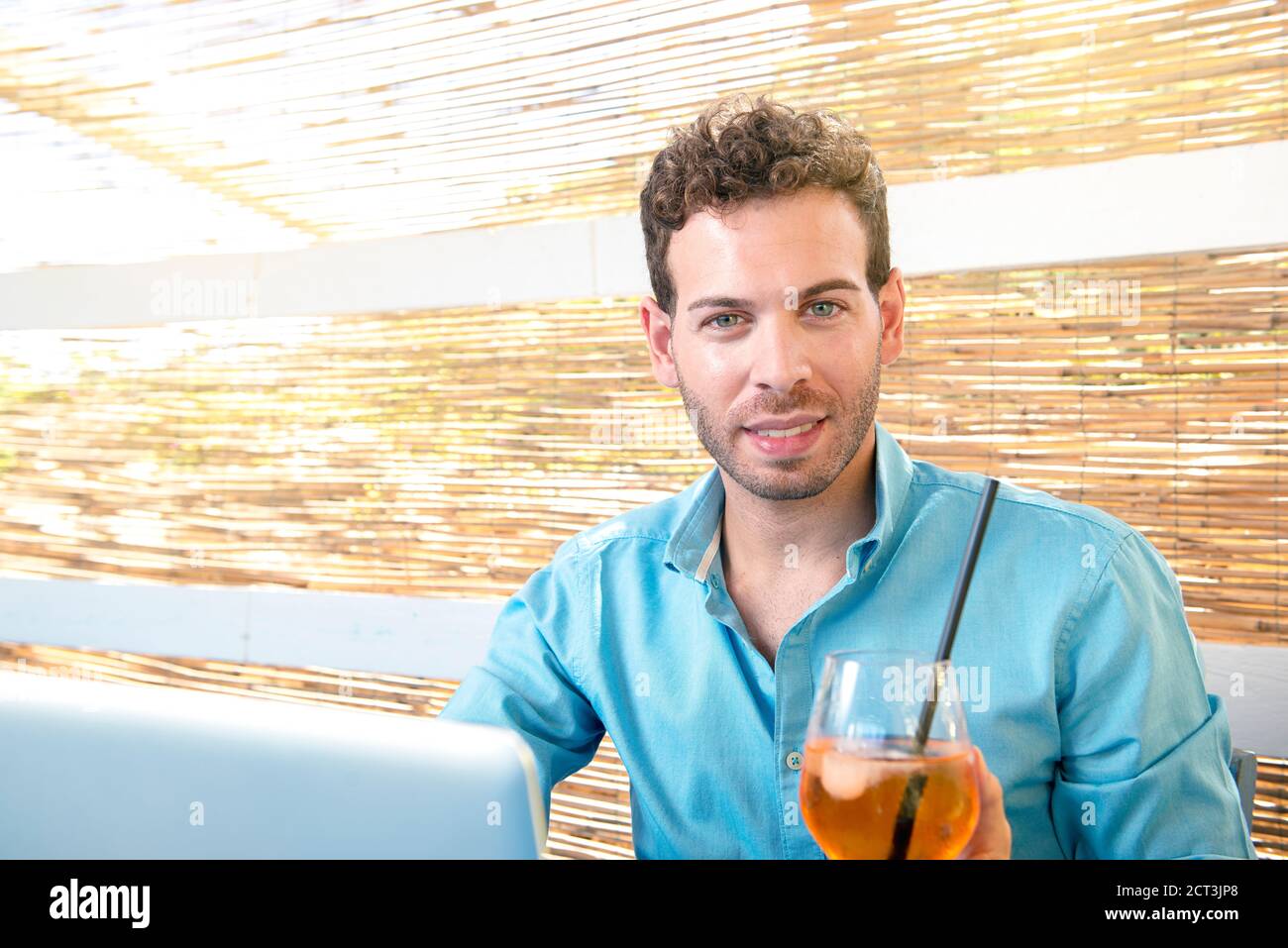 Freelancer bar hi-res stock photography and images - Alamy