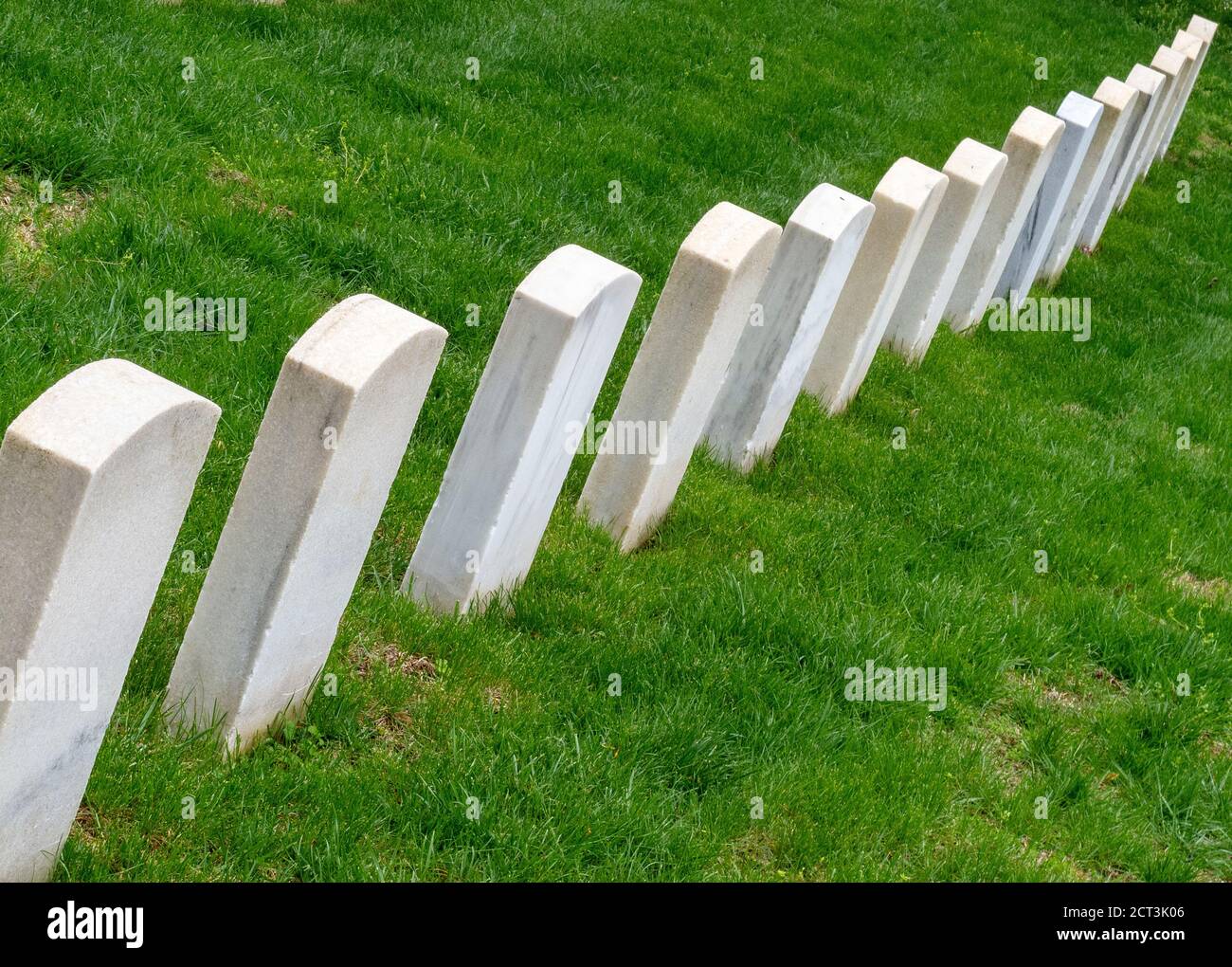 Memorial markers hi-res stock photography and images - Alamy
