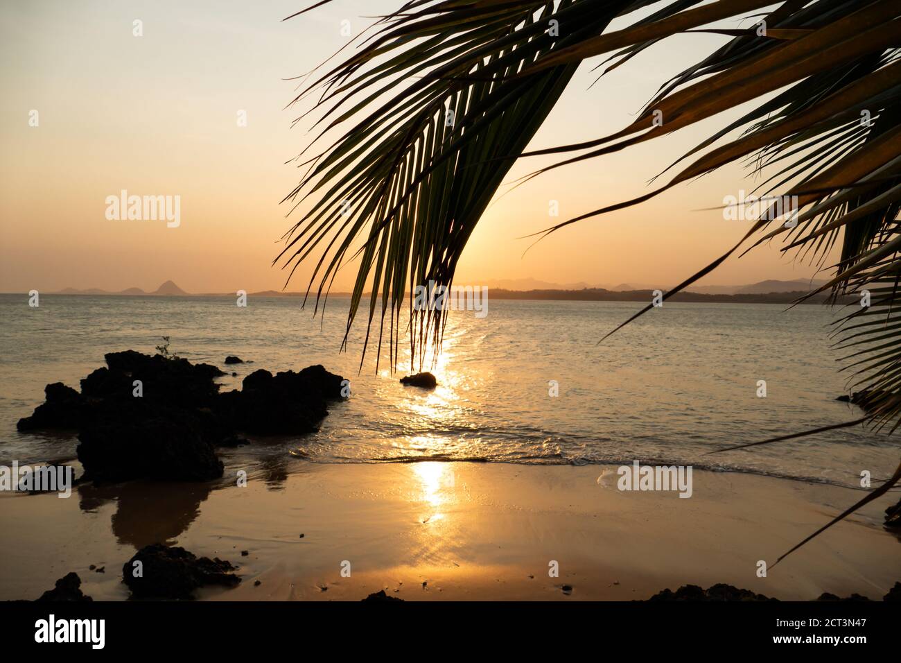 Closeup sunset beach scenery hi-res stock photography and images - Alamy