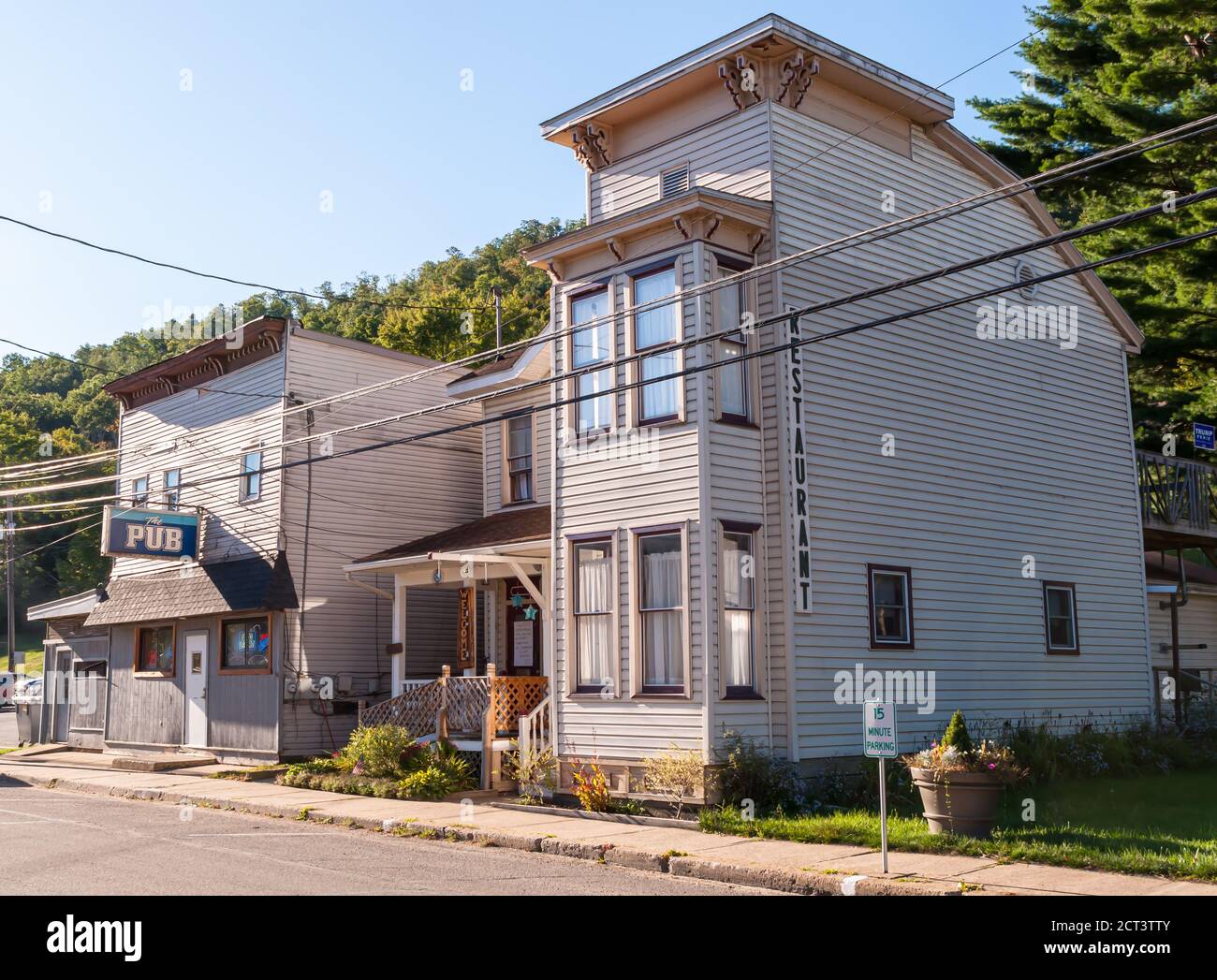 Two story second story building buildings hi-res stock photography and ...