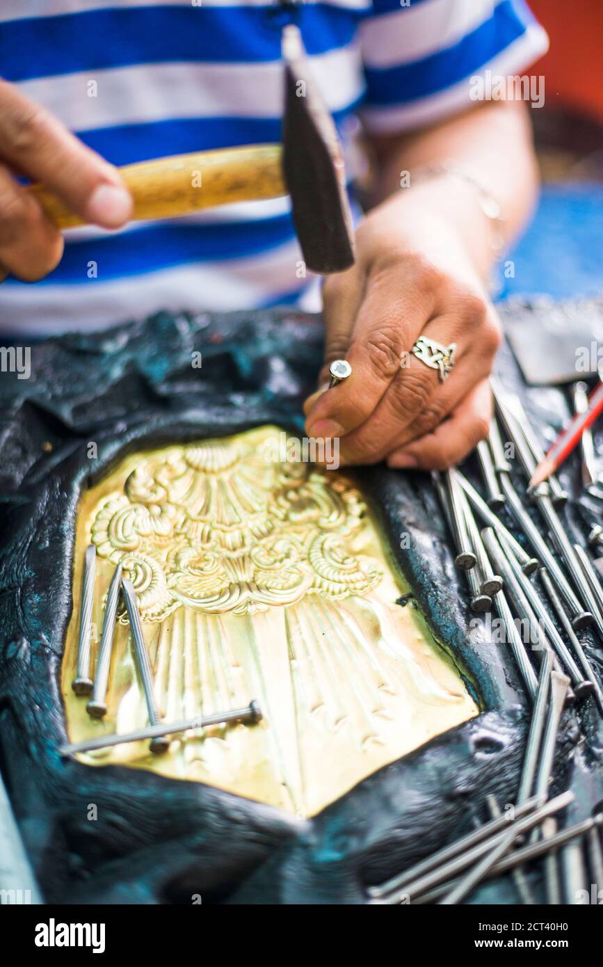 Artisan hands ecuador hi-res stock photography and images - Alamy