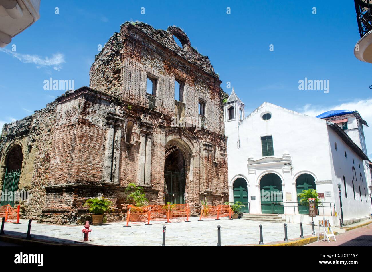 Arco Chato and Santo Domingo Convent Stock Photo - Alamy