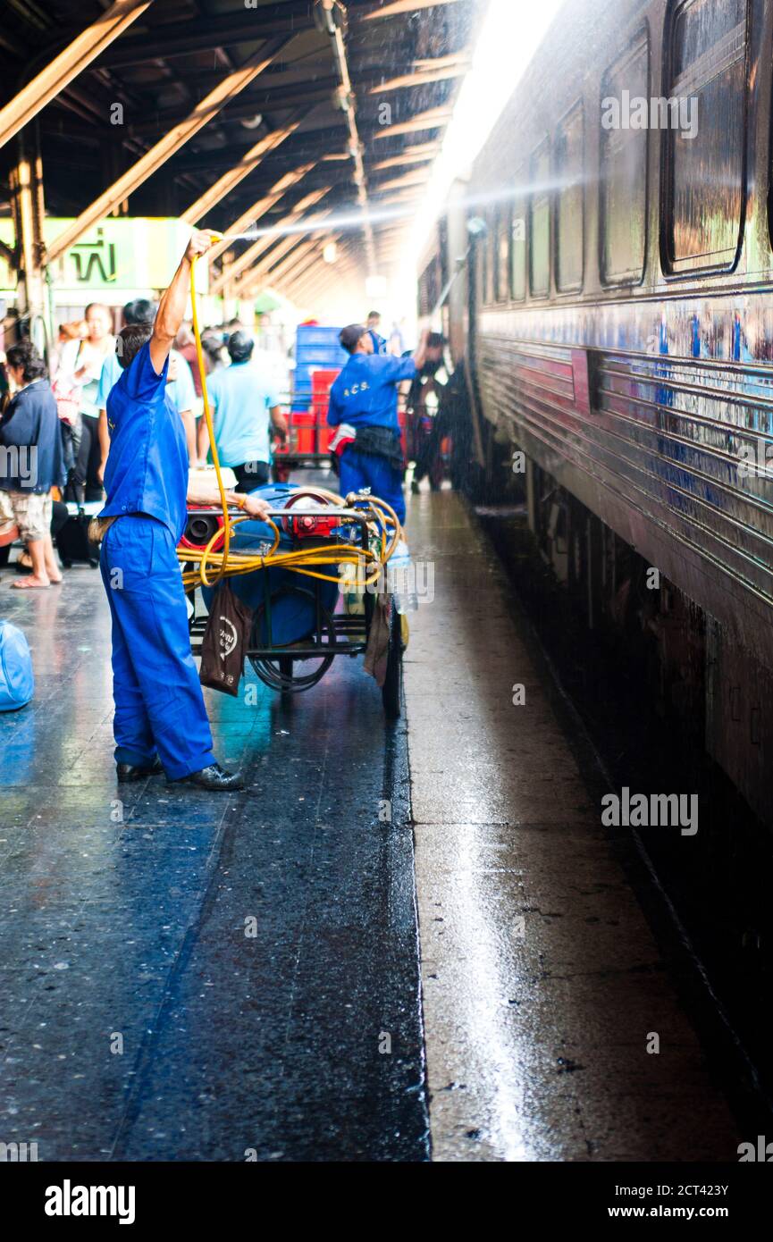 Cleaning train hi-res stock photography and images - Alamy