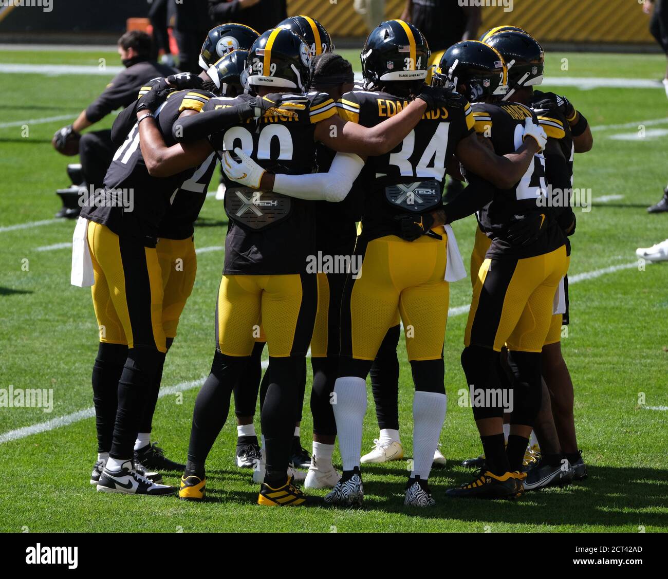 Pittsburgh, PA, USA. 20th Sep, 2020. Steelers defensive backs huddle ...