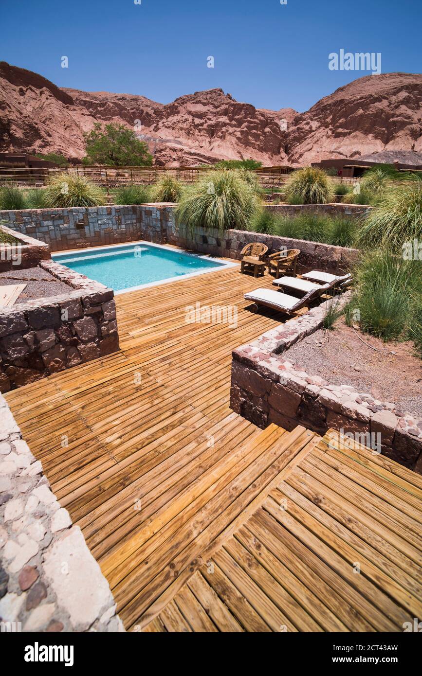 Luxury desert pool hi-res stock photography and images - Alamy