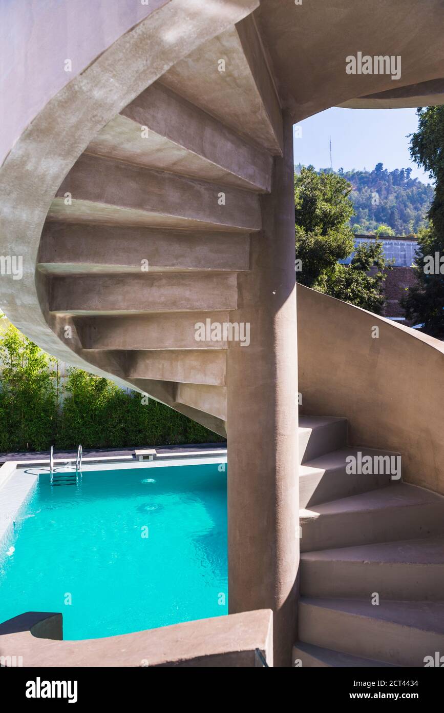 Concrete buildings chile hi-res stock photography and images - Alamy