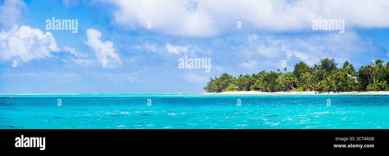 Rarotonga and the bright blue waters of Muri Lagoon, Rarotonga, Cook ...