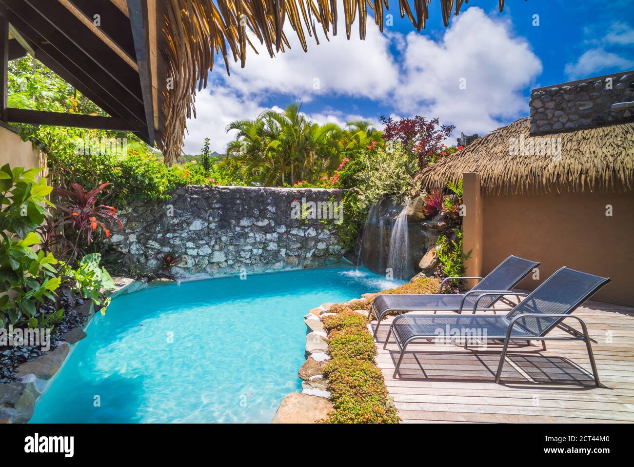 Luxury Villa accommodation with private outdoor swimming pool and sun ...