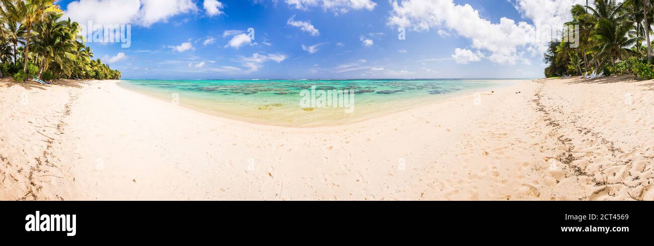 Crystal clear Pacific Ocean water and tropical white sandy beach with ...