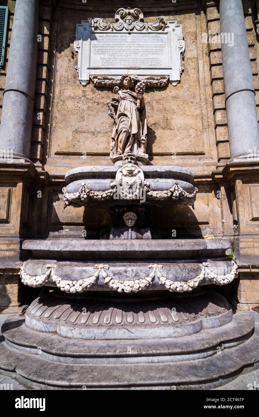 Statue fountain at Quattro Canti (Piazza Vigliena, The Four Corners), a ...