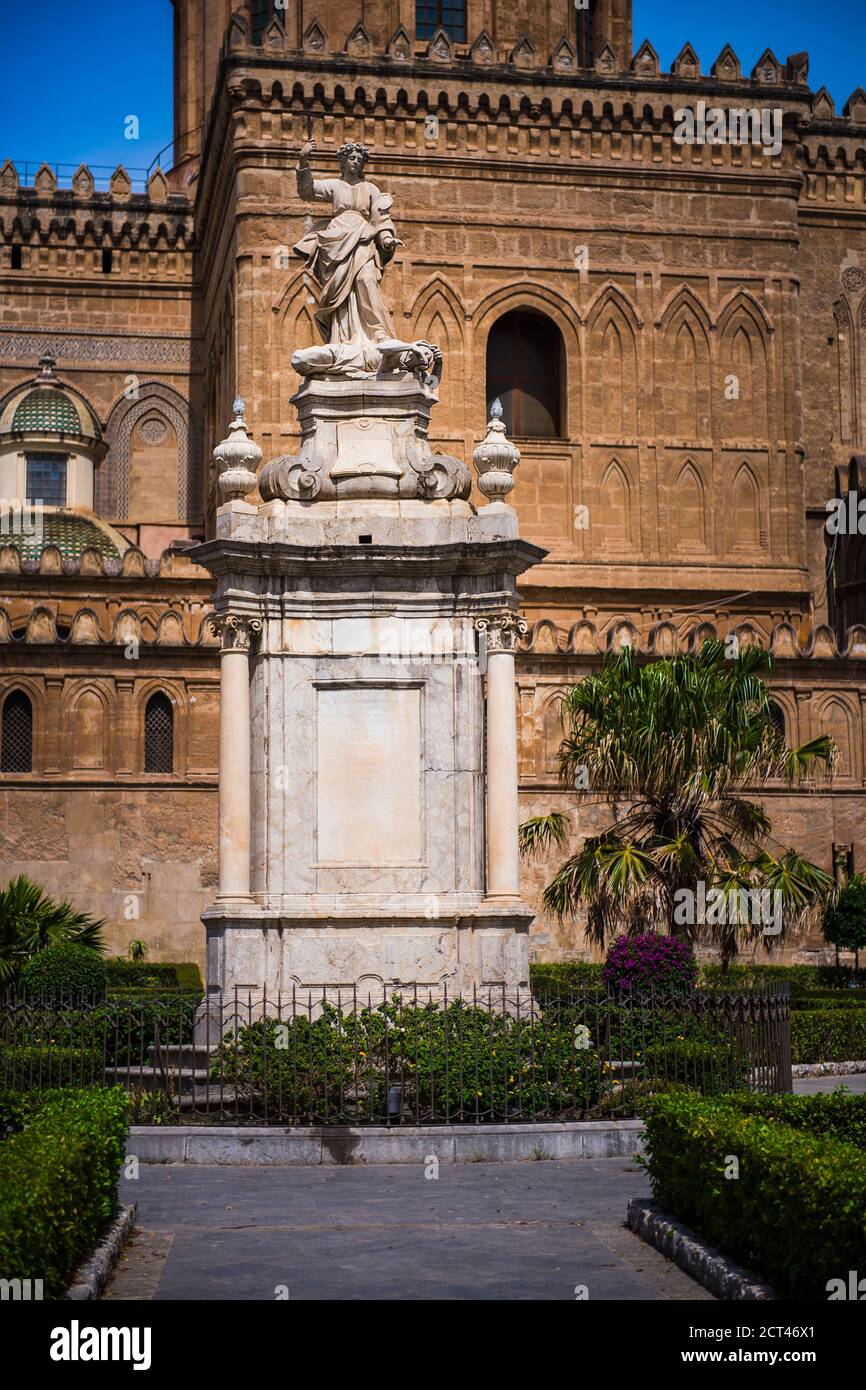 Palermo Cathedral (Duomo di Palermo), statue of Santa Rosalia, Sicily ...