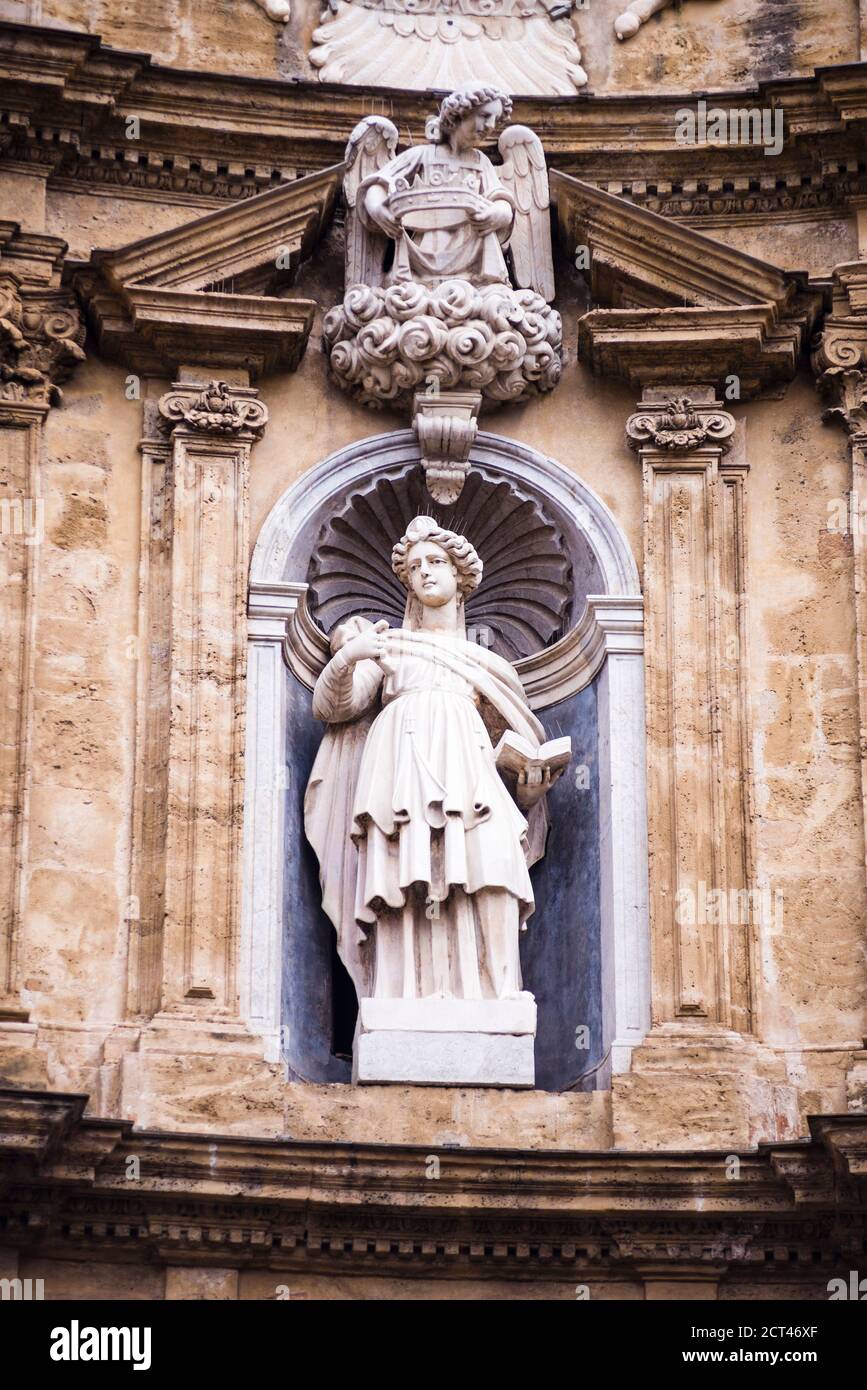 Palermo, Baroque statue at Quattro Canti (Piazza Vigliena, The Four ...