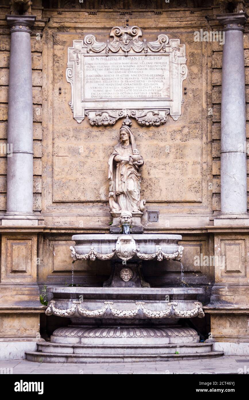 Fountain and statue at Quattro Canti (Piazza Vigliena, The Four Corners ...
