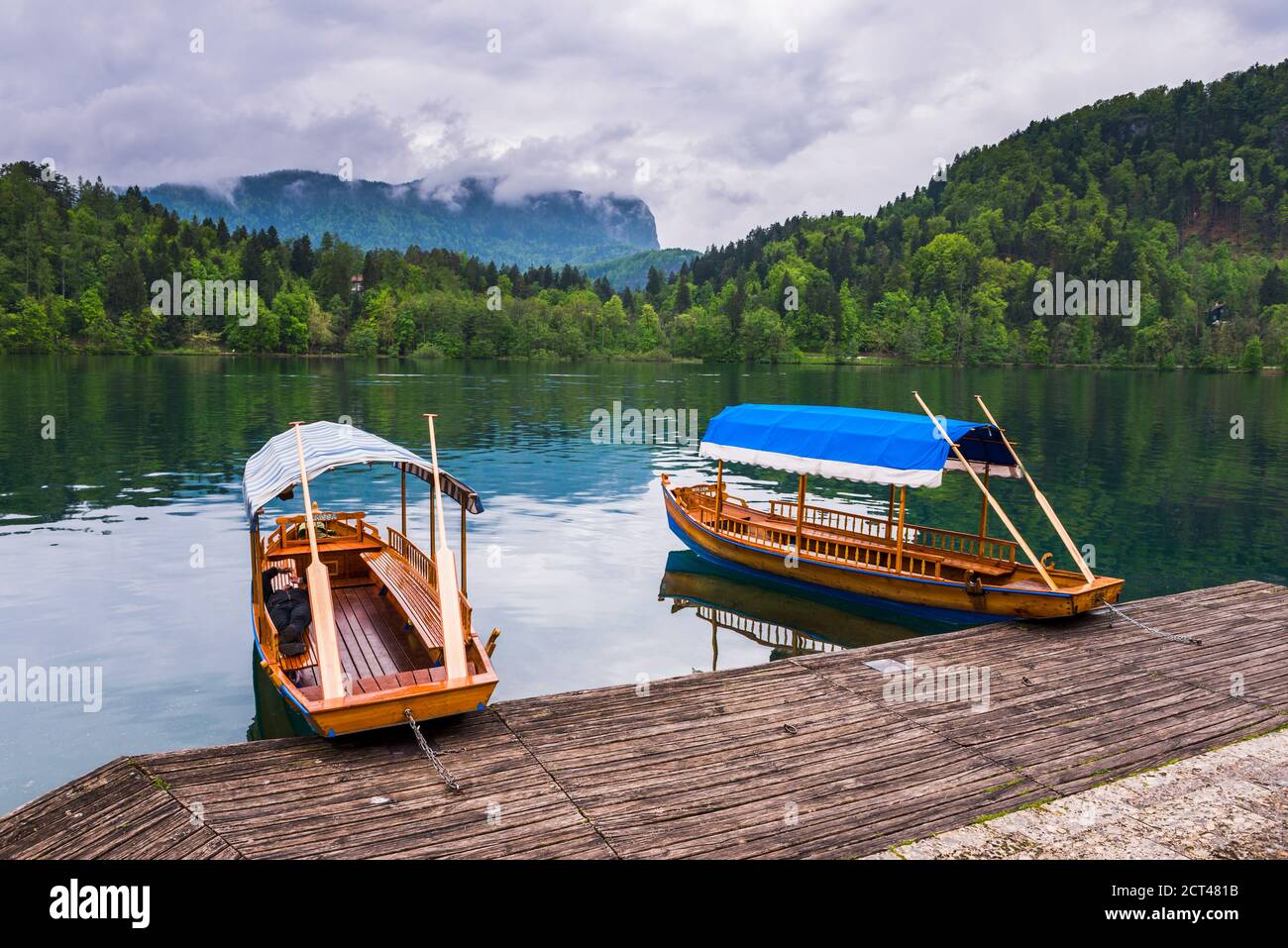 Traditional Pletna rowing boats, Bled, Gorenjska, Upper Carniola Region ...