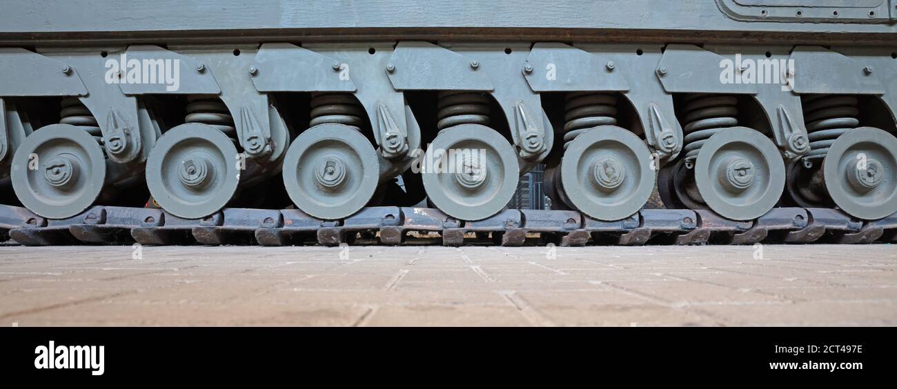 Tracks and wheels of tank, armored vehicle, old tank Stock Photo - Alamy