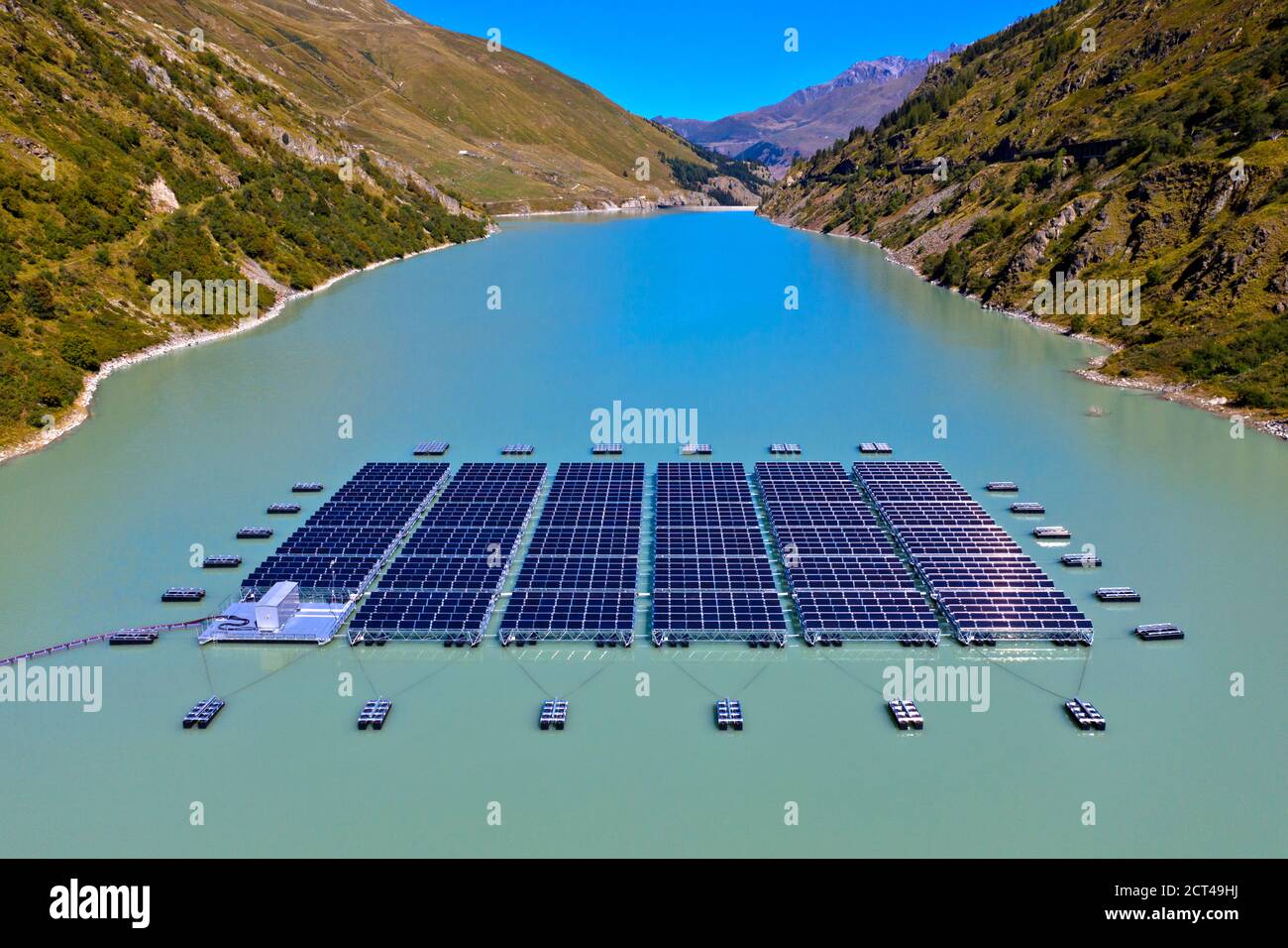 First alpine floating solar power plant in Switzerland, Lac des Toules ...