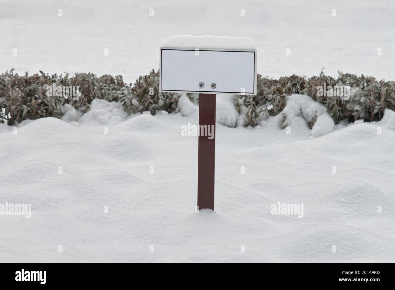Blank sign board in hi-res stock photography and images - Alamy