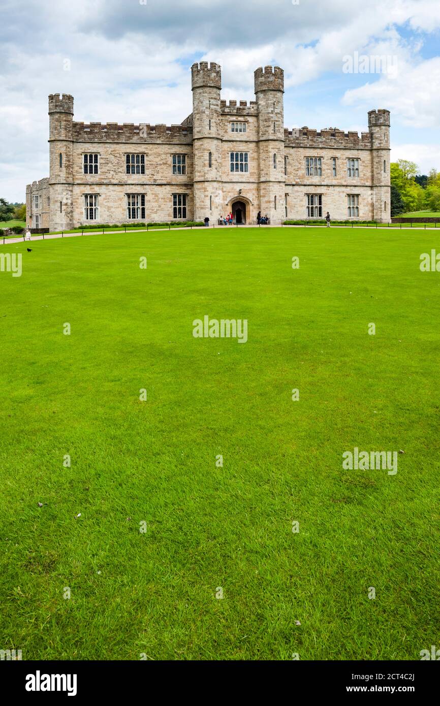 Leeds Castle, Maidstone, Kent, England, United Kingdom, Europe Stock ...