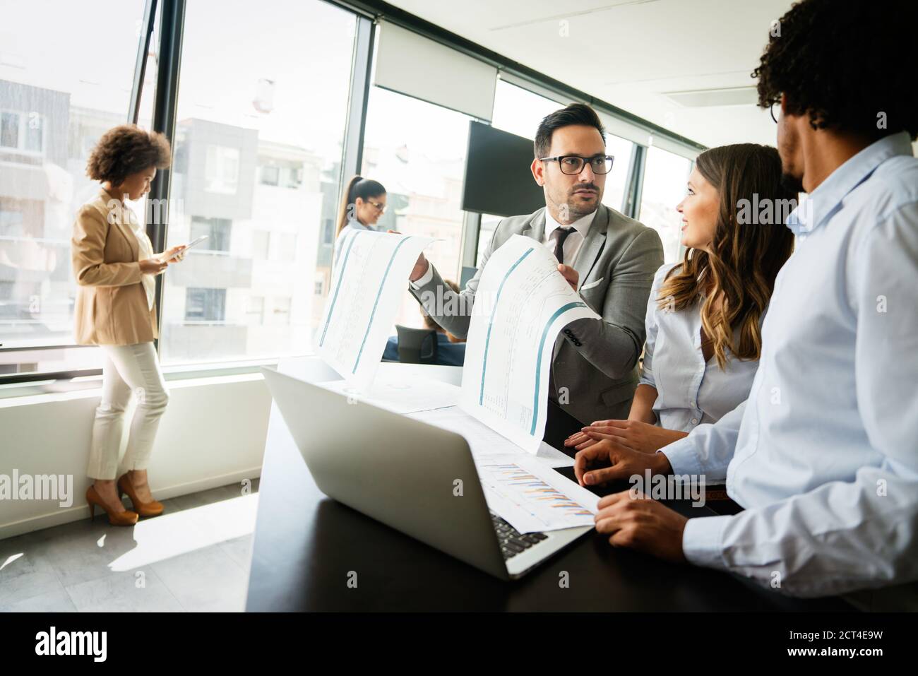 Mature programmer working old hi-res stock photography and images - Alamy