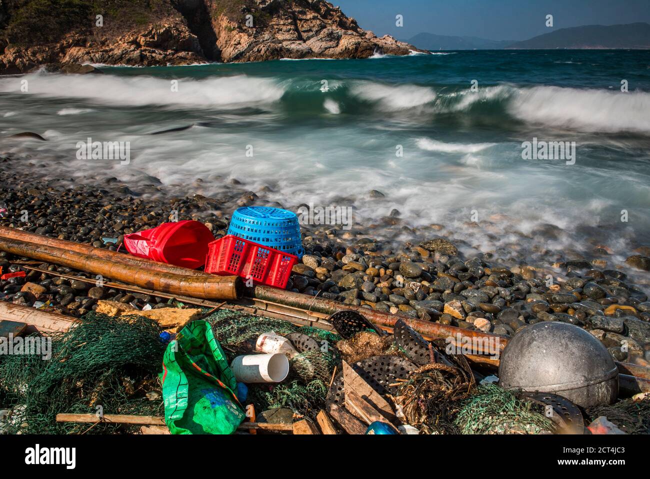 Beach covered in plastic rubbish (Lap Sap Wan), New Territories, Hong ...