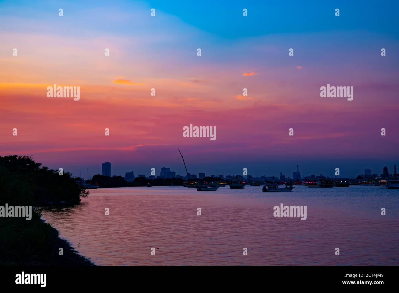 A sunset of the riverside in Tokyo wide shot Stock Photo - Alamy