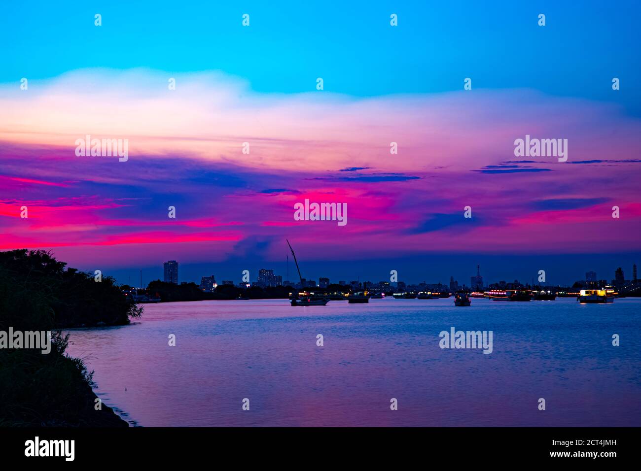 A sunset of the riverside in Tokyo wide shot Stock Photo - Alamy