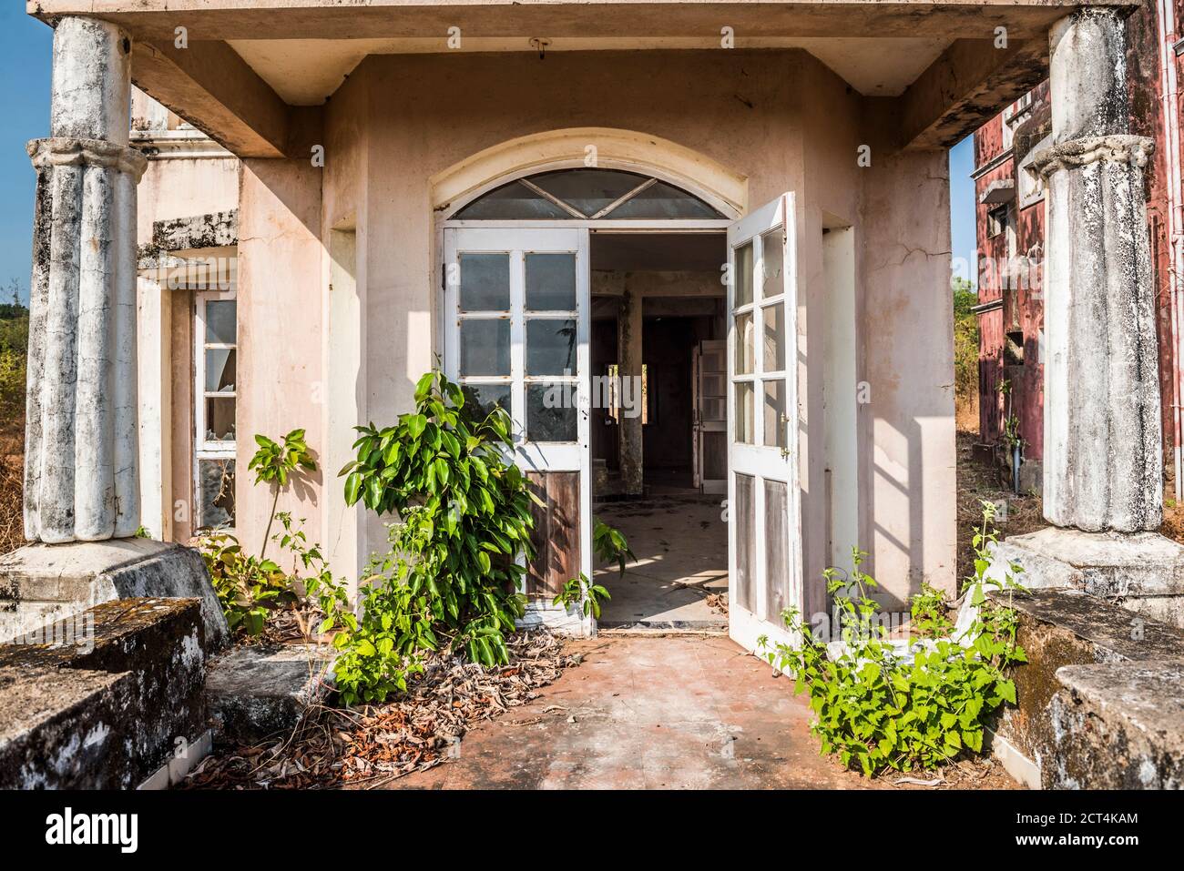 Ruins of Abandoned, derelict old buildings of a Hotel Complex at Agonda ...