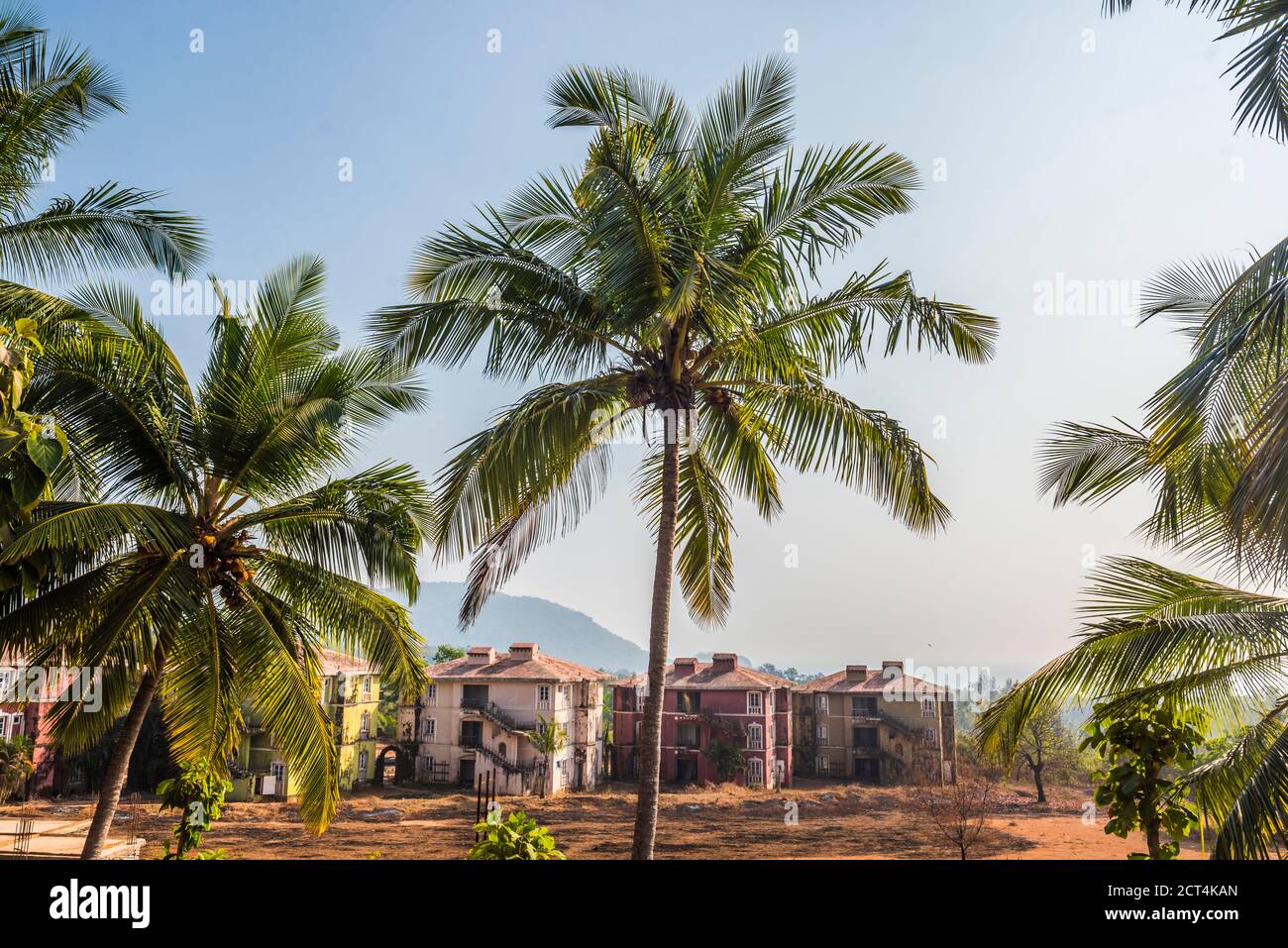 Old broken buildings hi-res stock photography and images - Alamy