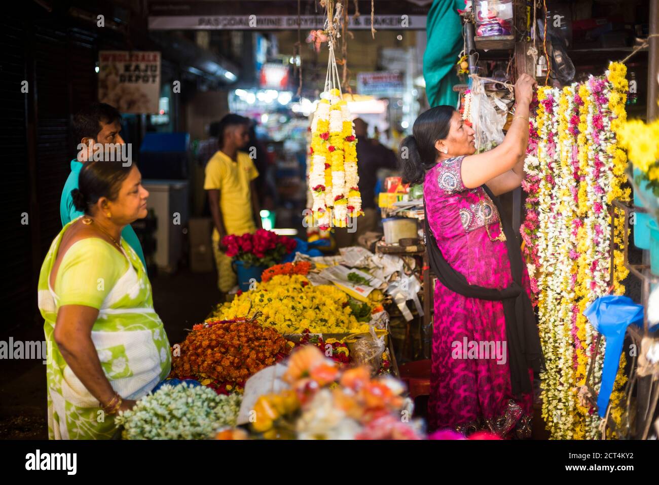 Market scenes india hi-res stock photography and images - Alamy