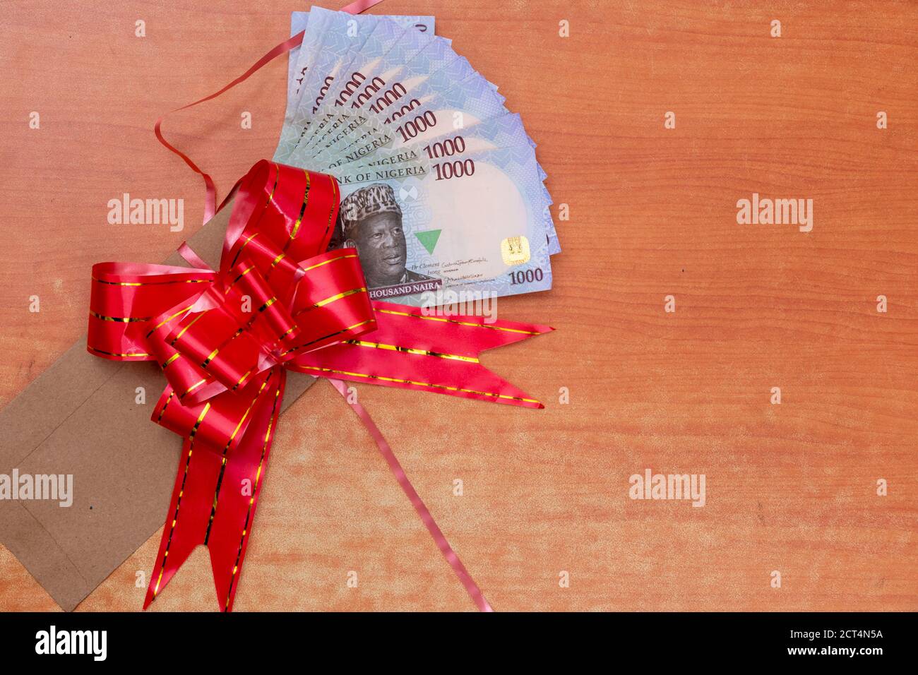 Money spread on table hi-res stock photography and images - Alamy