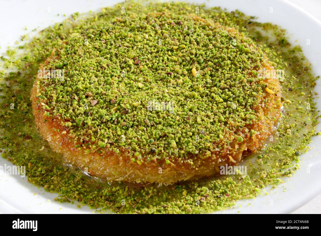 Traditional Turkish dessert künefe (kanafeh Stock Photo - Alamy