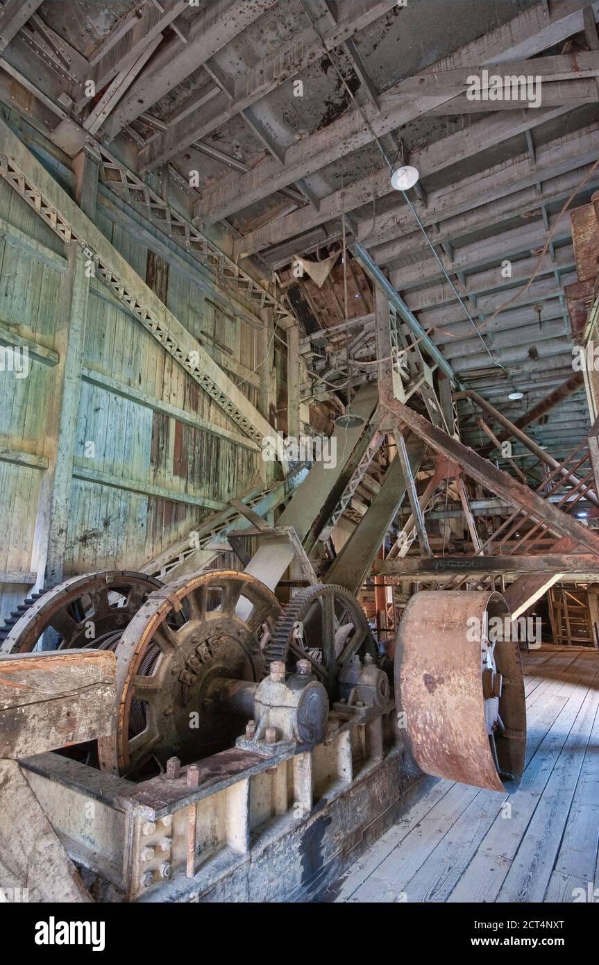 Interior of historical gold mining dredge at Sumpter in Blue Mountains ...