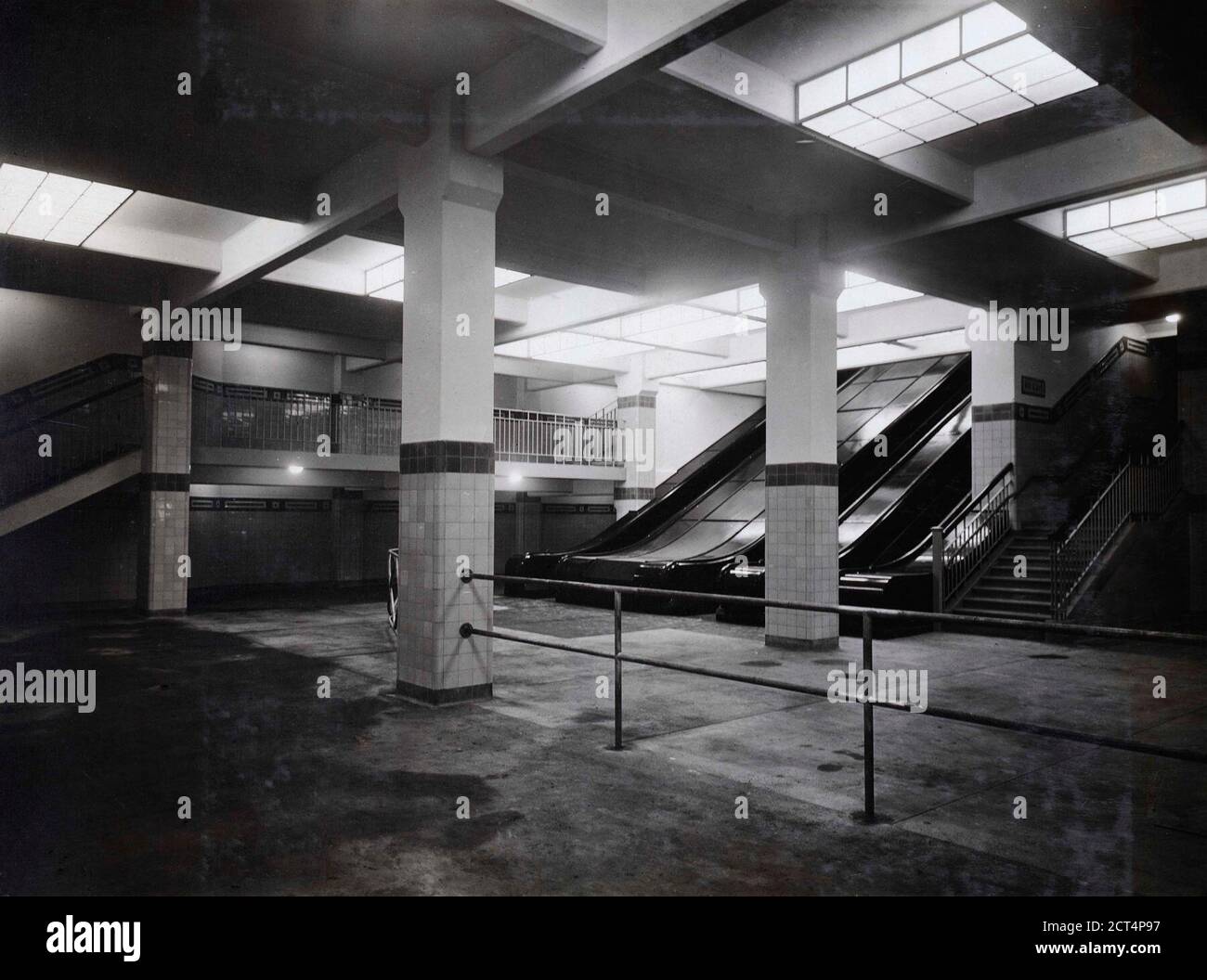 Street level photograph hi-res stock photography and images - Alamy