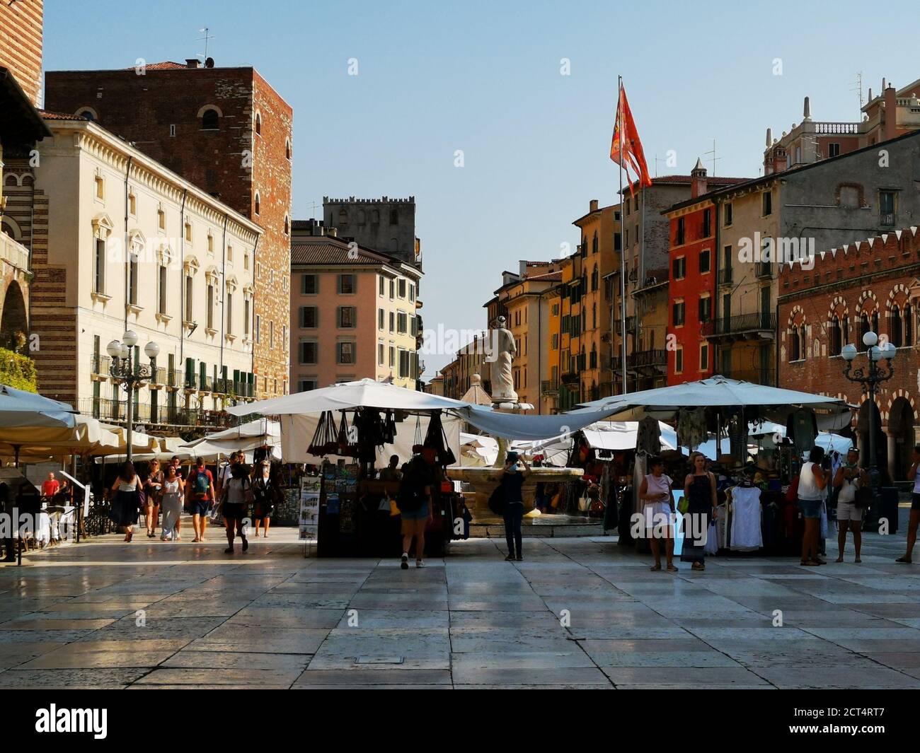 Verona square hi-res stock photography and images - Alamy