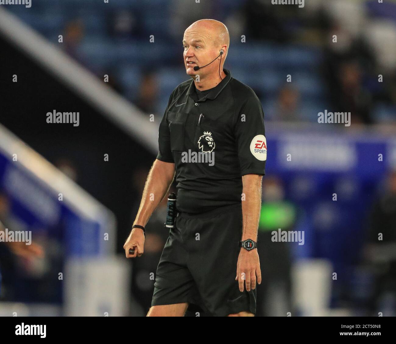 Referee Lee Mason during the game Stock Photo - Alamy