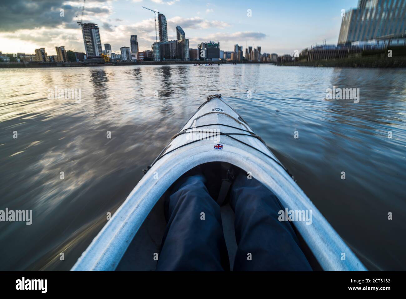 Thames kayaking hi-res stock photography and images - Alamy