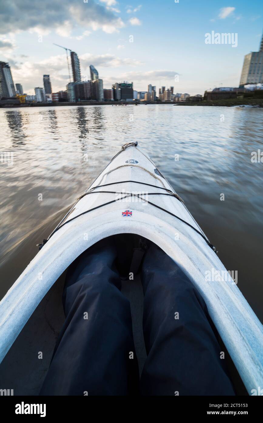Thames kayaking hi-res stock photography and images - Alamy