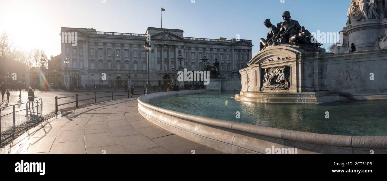 Buckingham Palace at sunset, London, England Stock Photo - Alamy