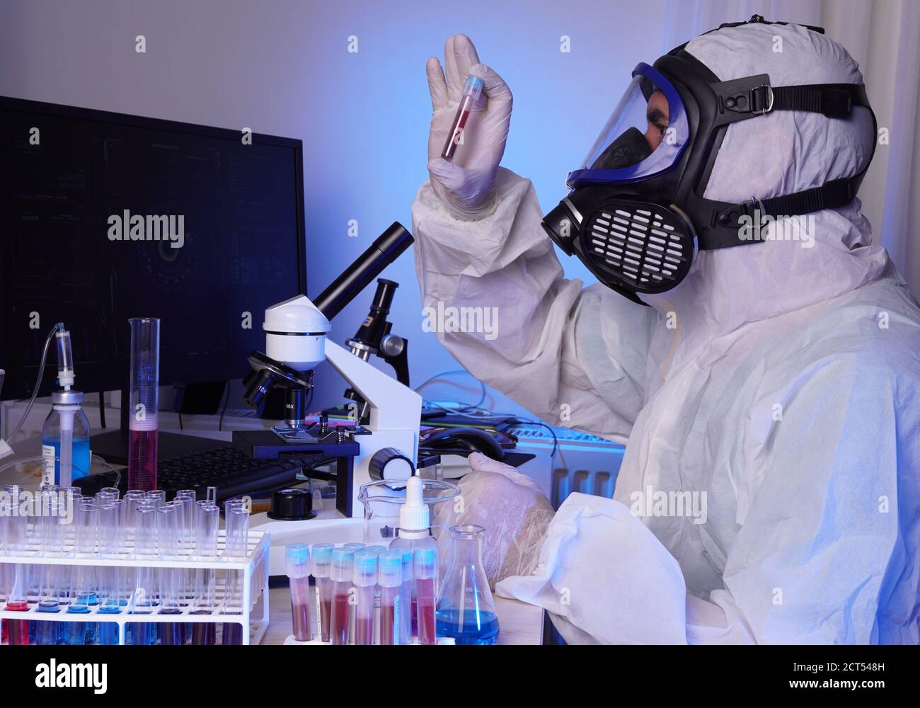 Scientist researching covid-19 vaccine in the laboratory Stock Photo ...