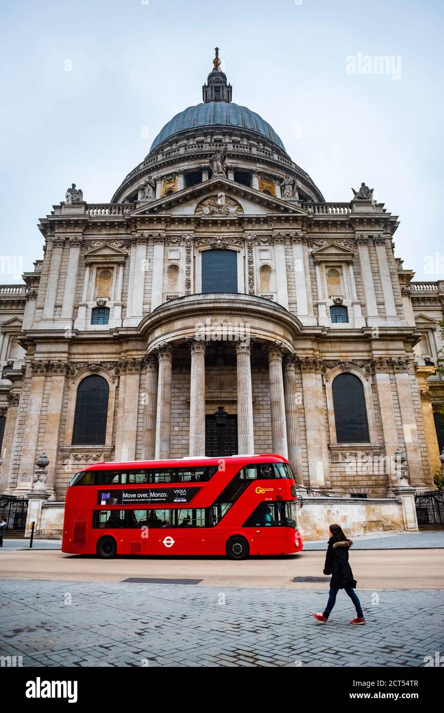 Bus and city scenery hi-res stock photography and images - Alamy