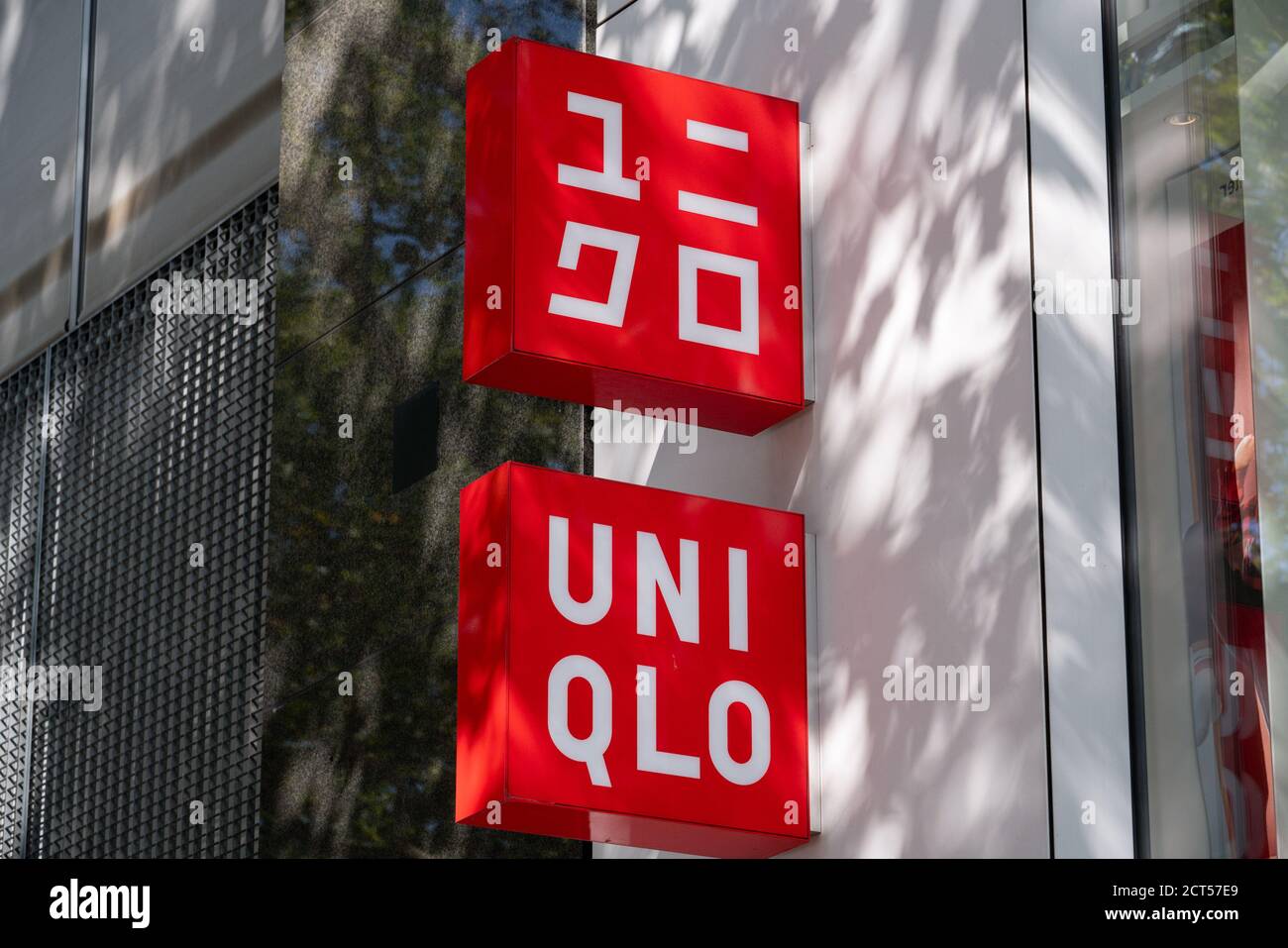 Qlo symbol hi-res stock photography and images - Alamy