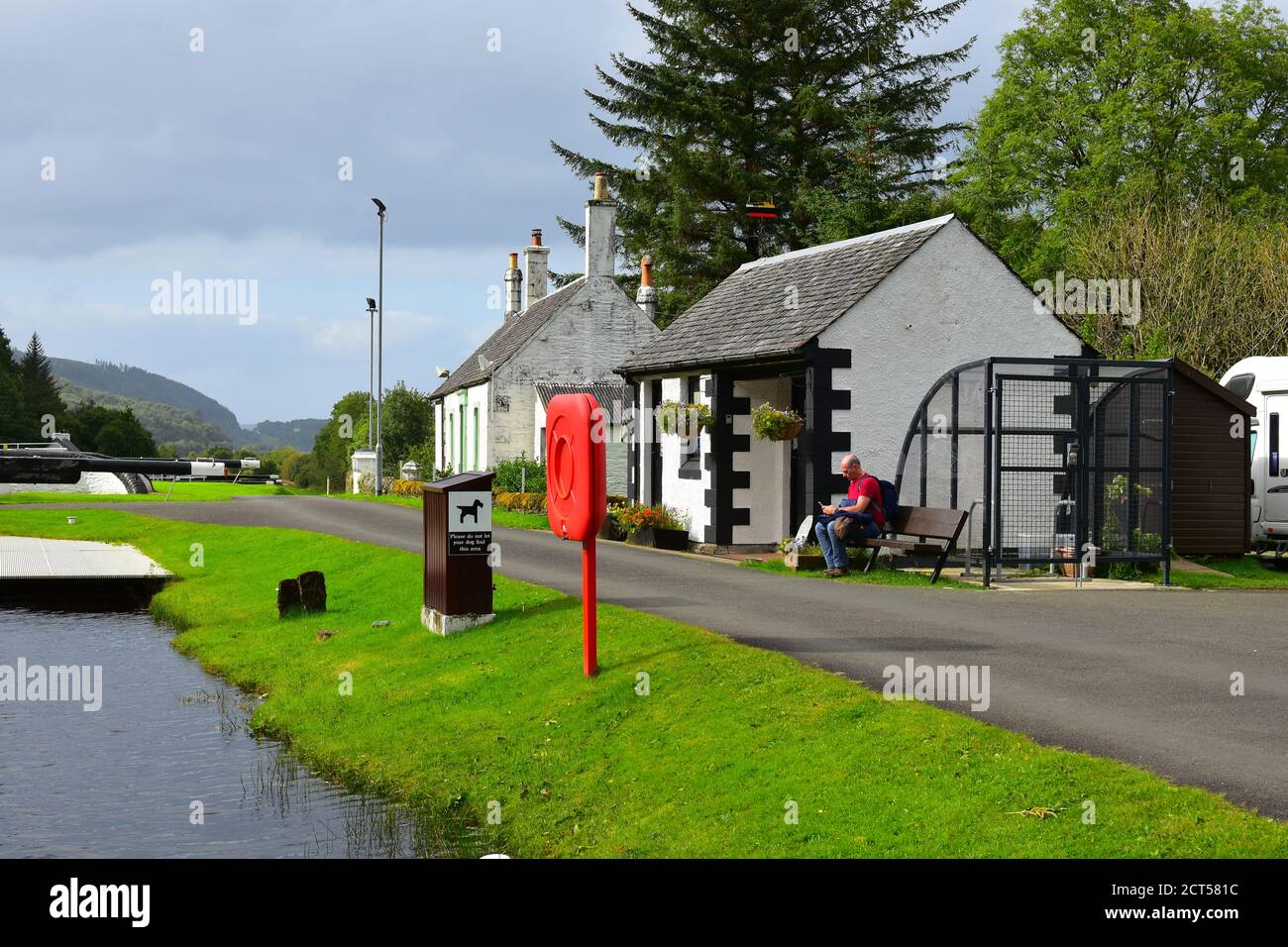 lock keeper Crinan Canal - Scotland Stock Photo - Alamy