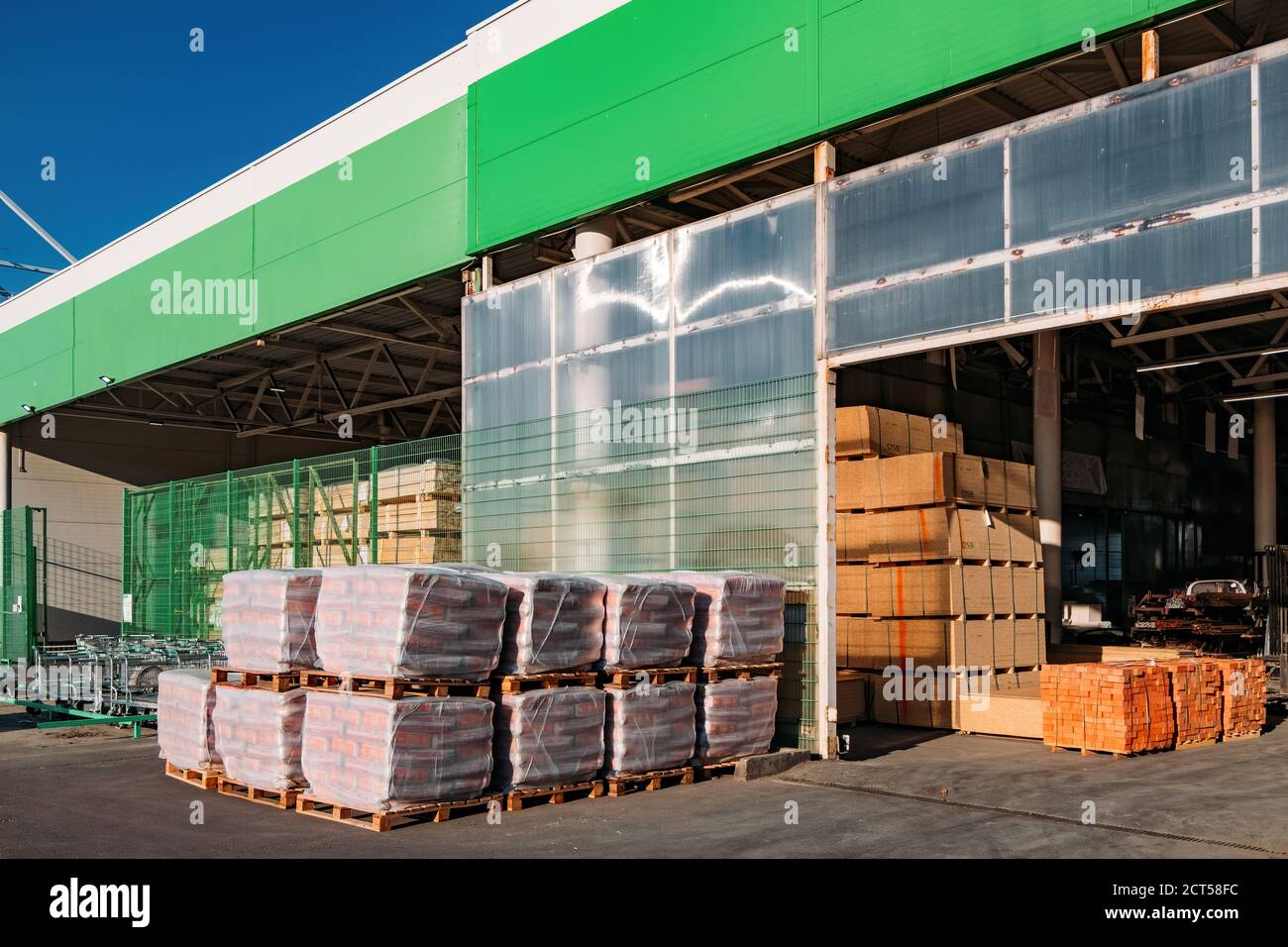 Construction materials store hi-res stock photography and images - Alamy