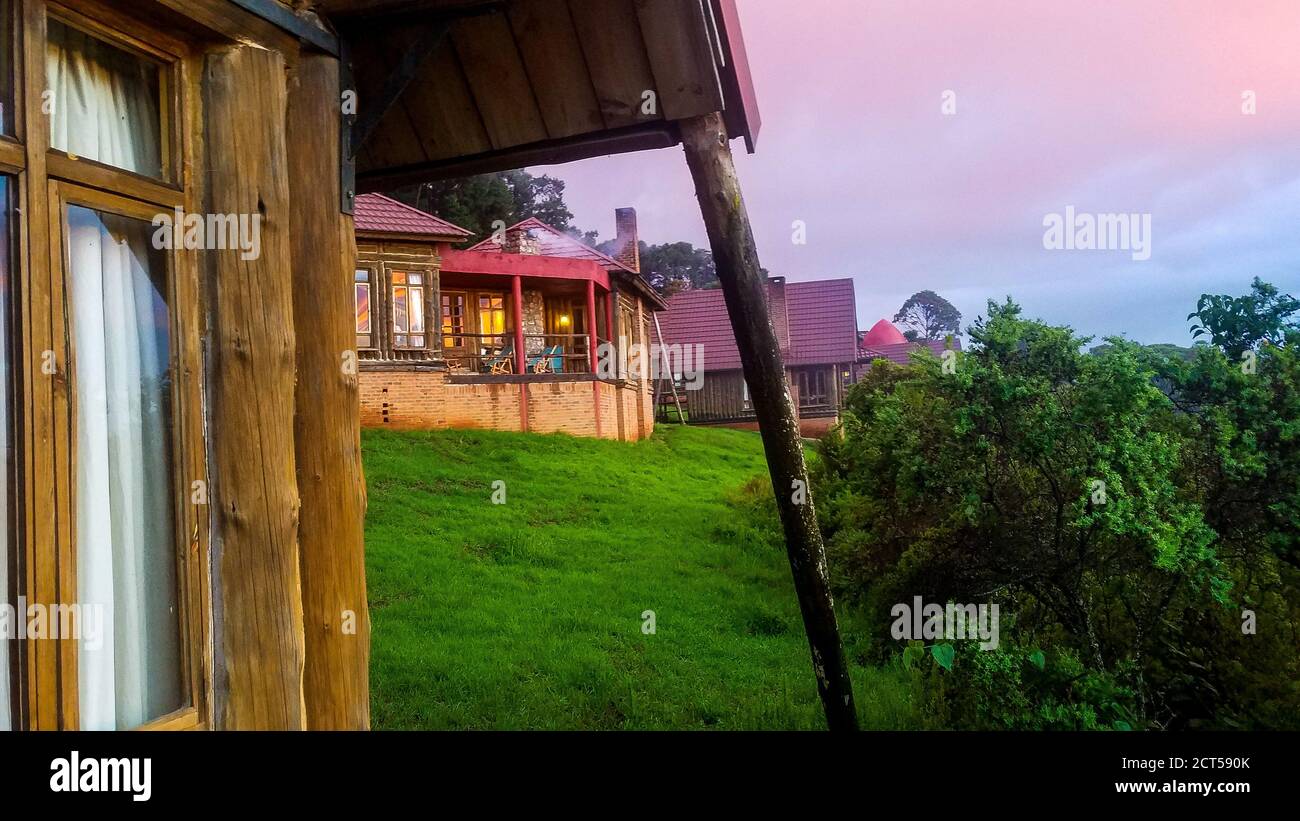 African cabins hi-res stock photography and images - Alamy