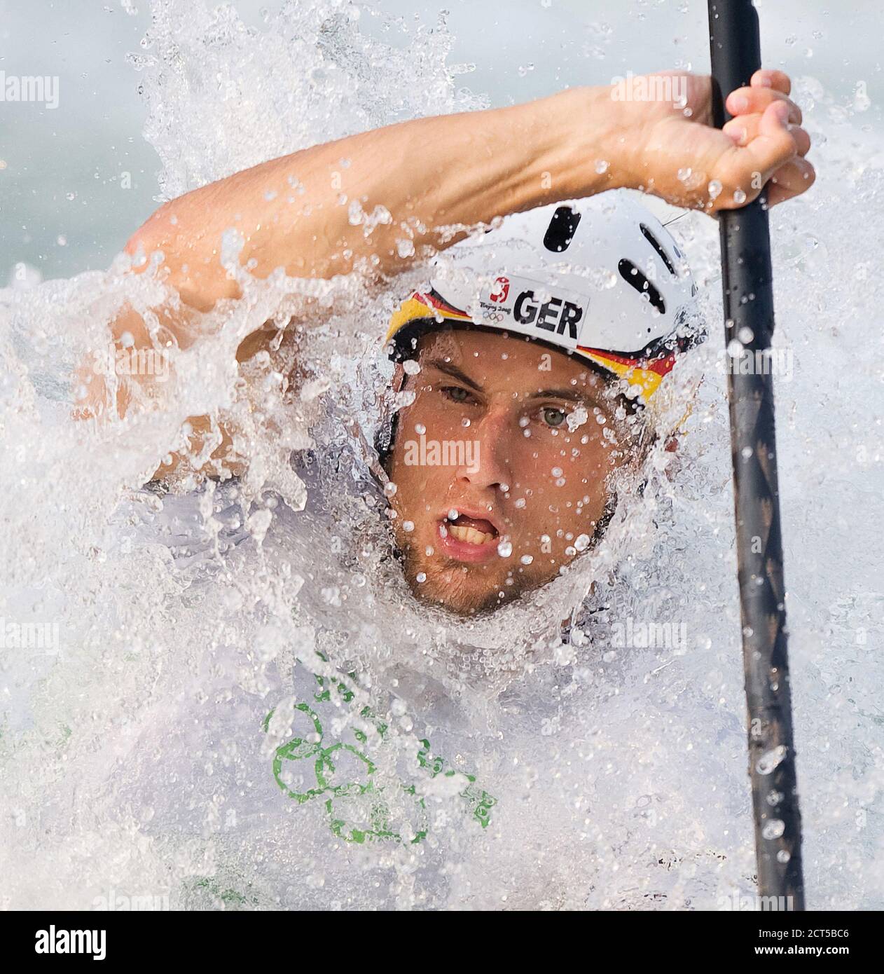 Best kayak picture hi-res stock photography and images - Alamy
