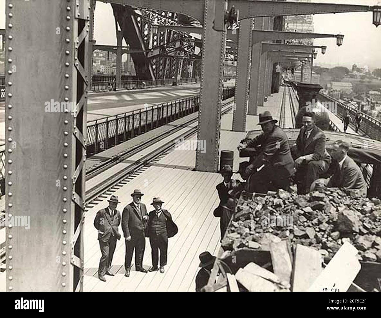 Train on sydney harbour bridge hi-res stock photography and images - Alamy