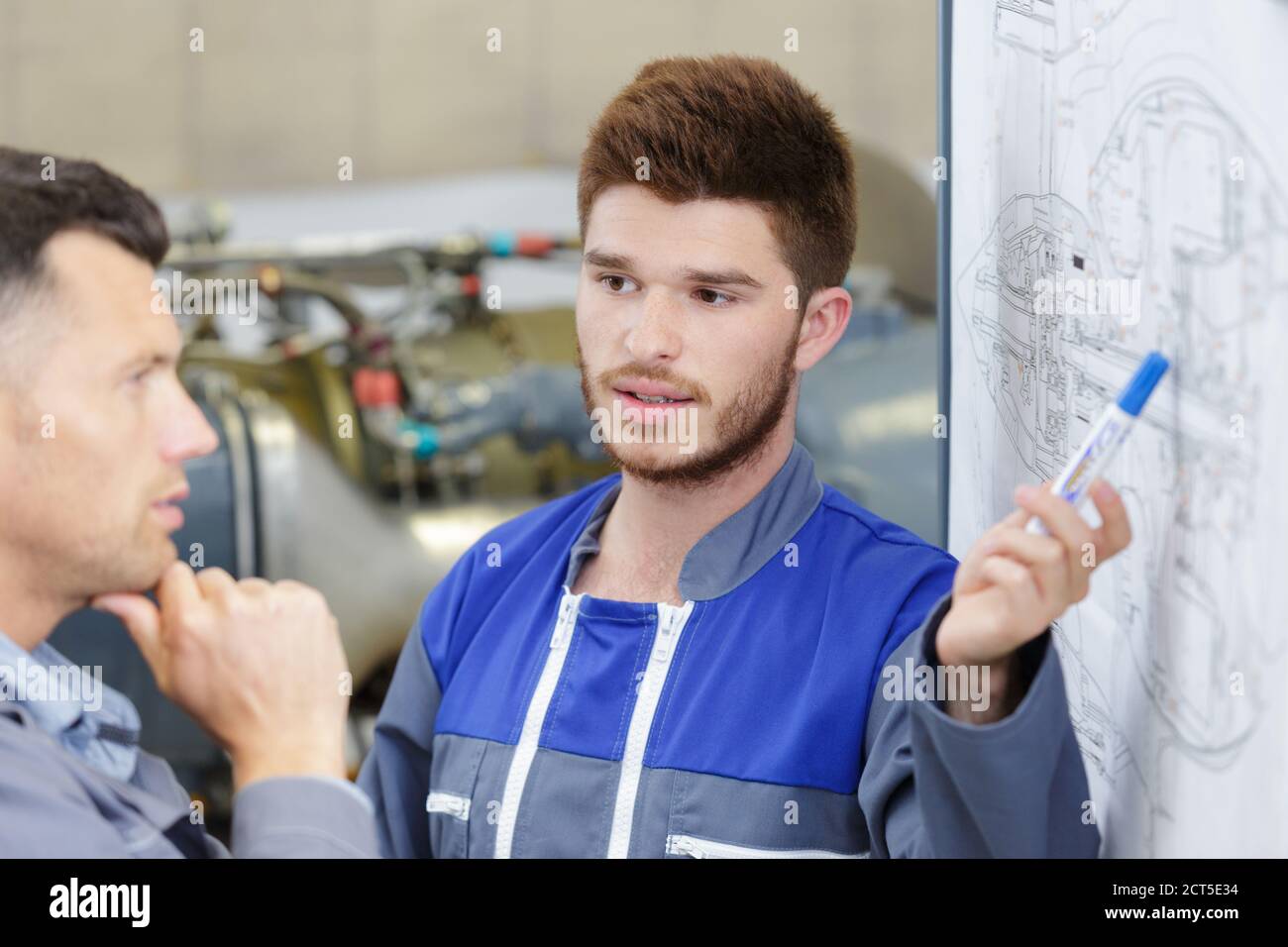 Teacher explaining chart hi-res stock photography and images - Alamy