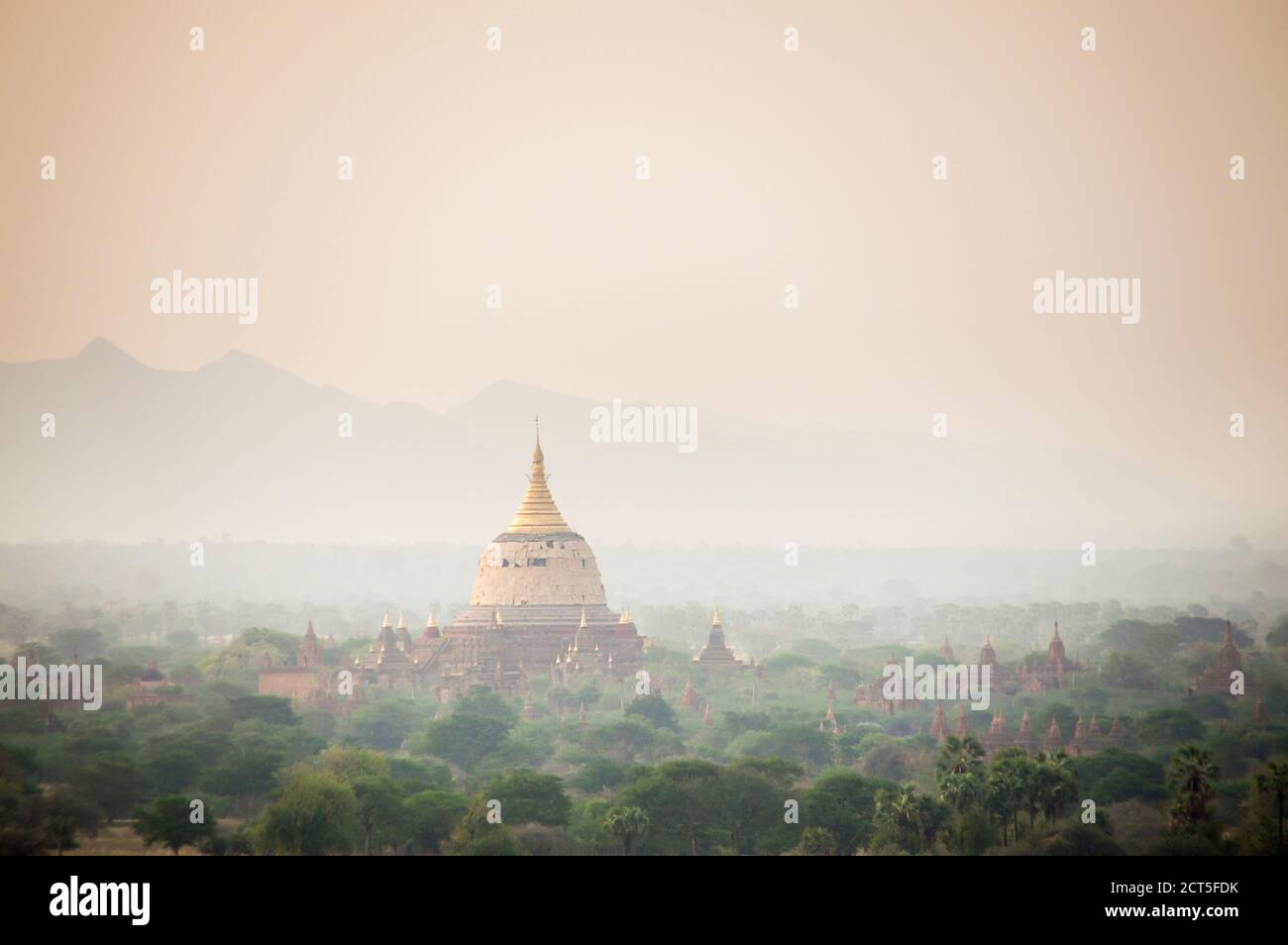 Dhammayazika Pagoda at sunrise, Temples of Bagan (Pagan), Myanmar ...