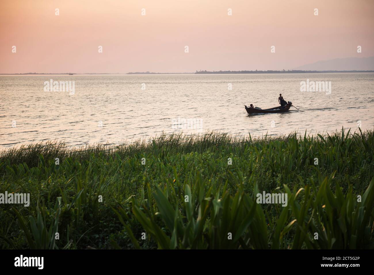 Salween river hi-res stock photography and images - Alamy
