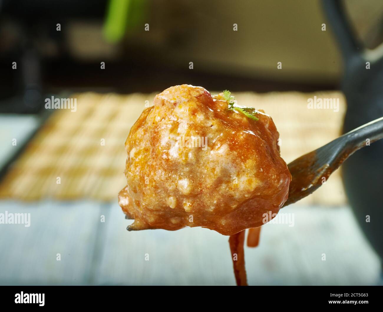 Kyufteta po chirpanski - Bulgarian meatballs in sauce Stock Photo - Alamy